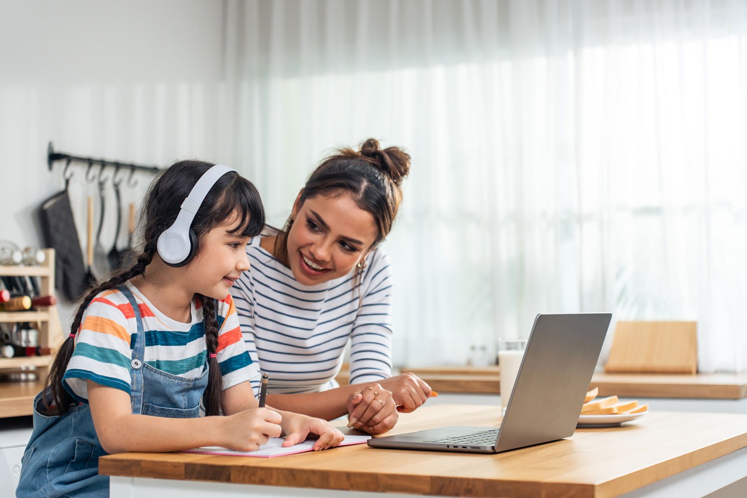 How Schools Can Support Parents During Remote Learning